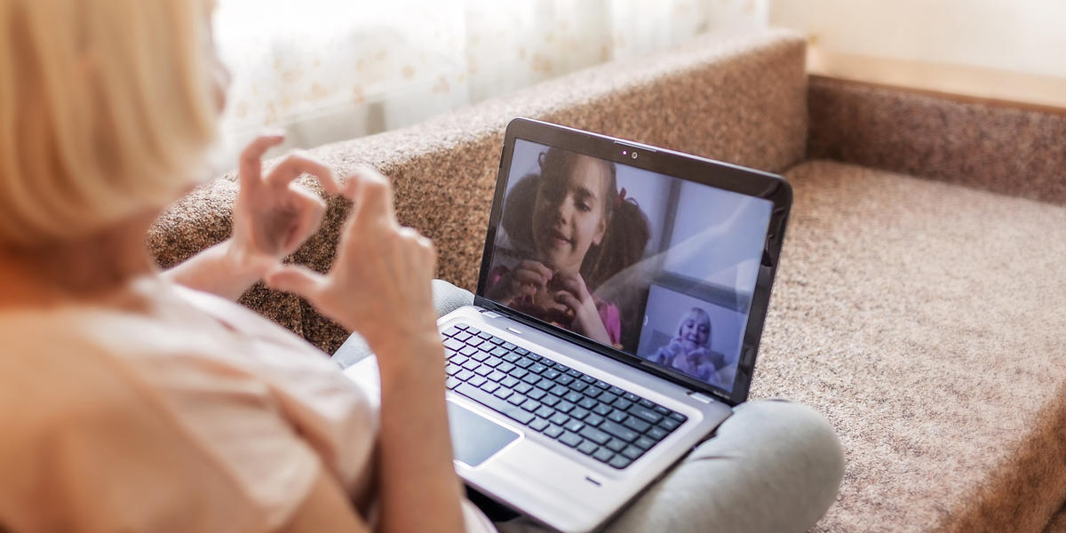 Help older people to improve their digital literacy skills and to stay